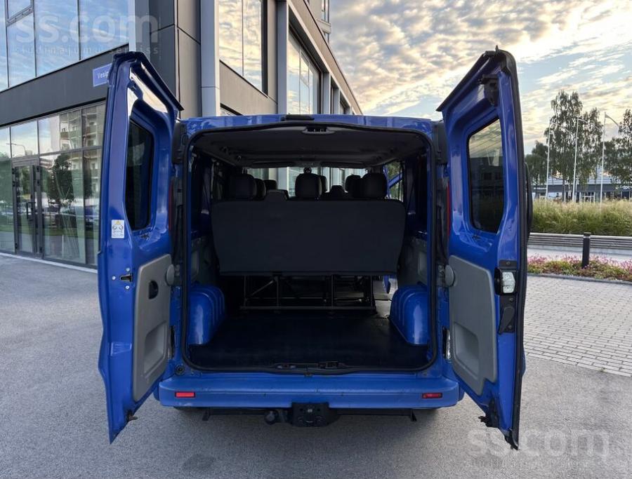 Zils Renault Trafic 2012 Tallina, ar dzinēja tilpumu 2.00 L un nobraukumu 340 tūkst. km par 7990 €, foto 24 vietnē AUTOMOTO.COM.LV