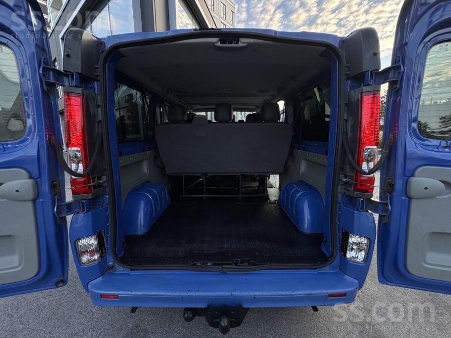 Zils Renault Trafic 2012 Tallina, ar dzinēja tilpumu 2.00 L un nobraukumu 340 tūkst. km par 7990 €, foto 26 vietnē AUTOMOTO.COM.LV