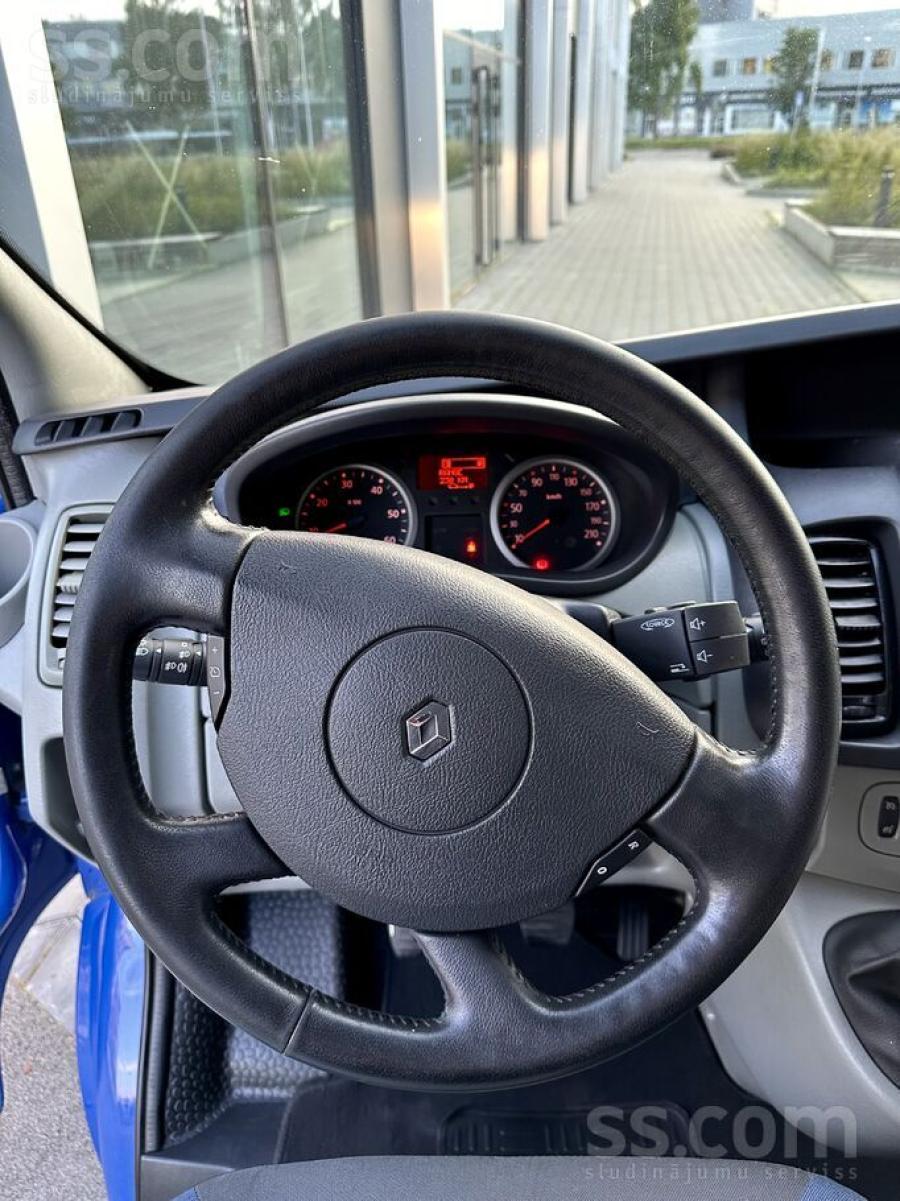 Zils Renault Trafic 2012 Tallina, ar dzinēja tilpumu 2.00 L un nobraukumu 340 tūkst. km par 7990 €, foto 27 vietnē AUTOMOTO.COM.LV