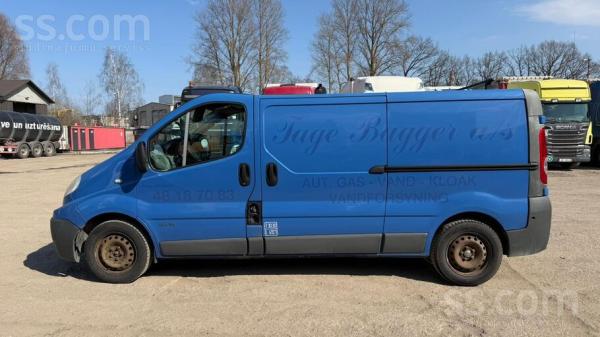 Blue Renault Trafic 2012 in Riga, with an engine capacity of 2.00 L and mileage of 292 thousand km for 5800 €, photo 10 on AUTOMOTO.COM.LV