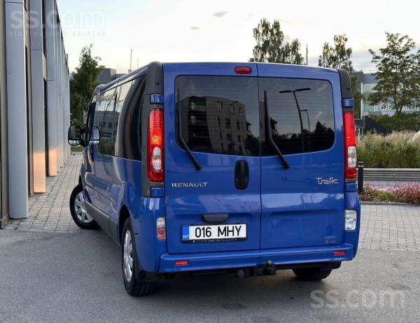 Blue Renault Trafic 2013 in Tallinn, with an engine capacity of 2.00 L and mileage of 136 thousand km for 14990 €, photo 10 on AUTOMOTO.COM.LV