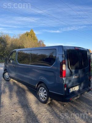 Blue Renault Trafic 2017 in Ogre, with an engine capacity of 1.60 L and mileage of 269 thousand km for 11900 €, photo 4 on AUTOMOTO.COM.LV
