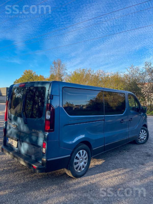 Renault Trafic 2017 in Ogre on AUTOMOTO.COM.LV Blue Renault Trafic 2017 in Ogre, with an engine capacity of 1.60 L and mileage of 269 thousand km for 11900 €, photo 5 on AUTOMOTO.COM.LV