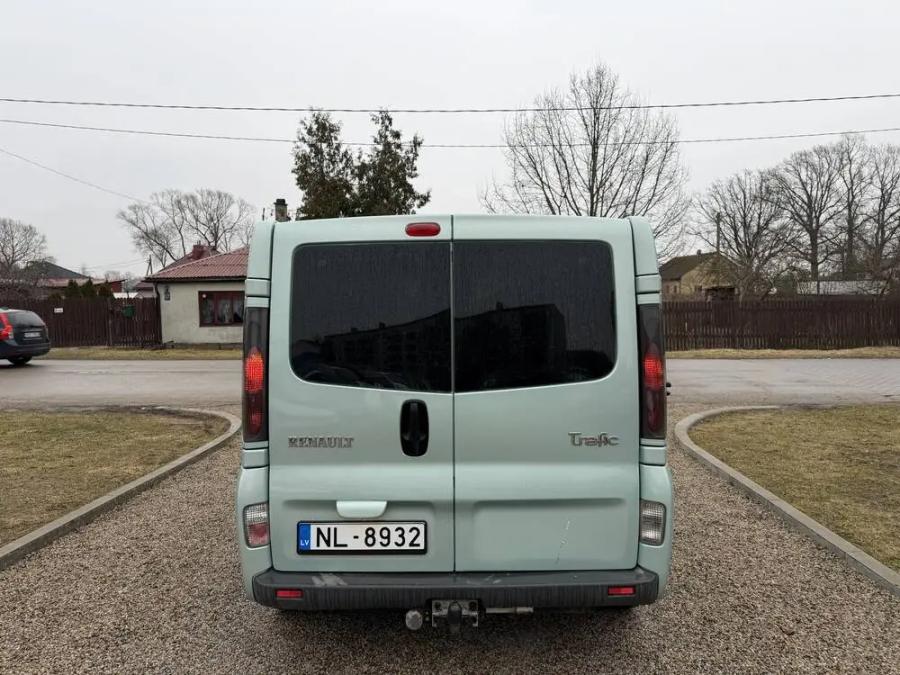 Zils Renault Trafic 2005 Ventspils, ar dzinēja tilpumu 1.90 L un nobraukumu 375 tūkst. km par 6290 €, foto 6 vietnē AUTOMOTO.COM.LV