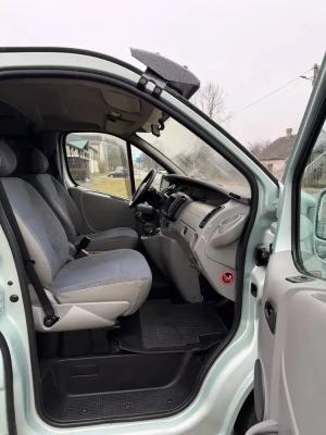 Zils Renault Trafic 2005 Ventspils, ar dzinēja tilpumu 1.90 L un nobraukumu 375 tūkst. km par 6290 €, foto 13 vietnē AUTOMOTO.COM.LV