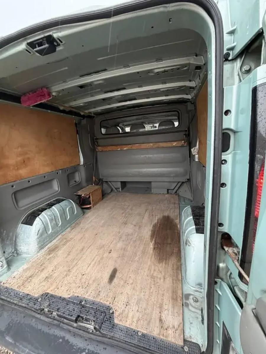 Zils Renault Trafic 2005 Ventspils, ar dzinēja tilpumu 1.90 L un nobraukumu 375 tūkst. km par 6290 €, foto 22 vietnē AUTOMOTO.COM.LV