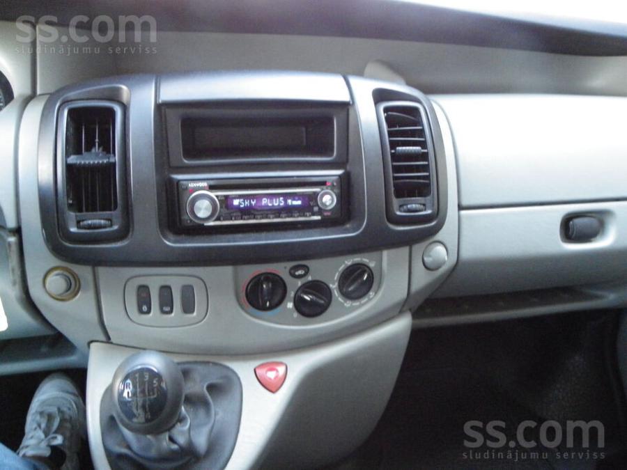 Zils Renault Trafic 2005 Valka, ar dzinēja tilpumu 1.90 L un nobraukumu 212 tūkst. km par 5700 €, foto 12 vietnē AUTOMOTO.COM.LV