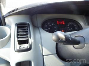 Zils Renault Trafic 2005 Valka, ar dzinēja tilpumu 1.90 L un nobraukumu 212 tūkst. km par 5700 €, foto 13 vietnē AUTOMOTO.COM.LV