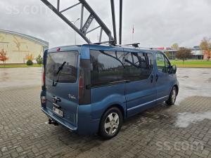 Blue Renault Trafic 2006 in Valmiera, with an engine capacity of 2.50 L and mileage of 385 thousand km for 6200 €, photo 3 on AUTOMOTO.COM.LV
