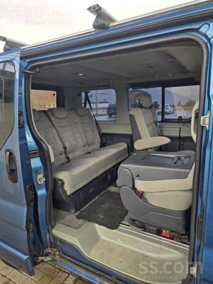 Blue Renault Trafic 2006 in Valmiera, with an engine capacity of 2.50 L and mileage of 385 thousand km for 6200 €, photo 4 on AUTOMOTO.COM.LV