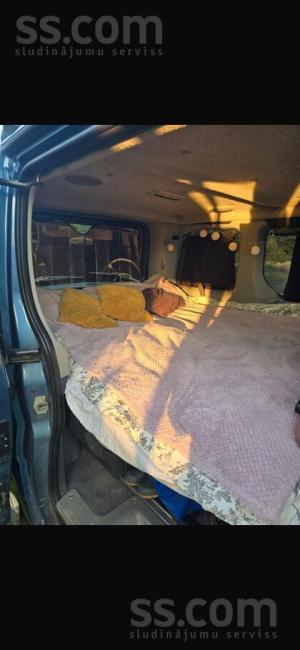 Blue Renault Trafic 2006 in Valmiera, with an engine capacity of 2.50 L and mileage of 385 thousand km for 6200 €, photo 6 on AUTOMOTO.COM.LV