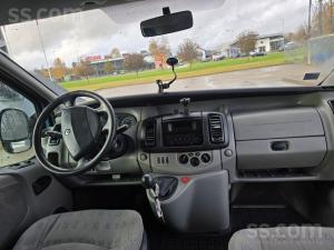 Blue Renault Trafic 2006 in Valmiera, with an engine capacity of 2.50 L and mileage of 385 thousand km for 6200 €, photo 7 on AUTOMOTO.COM.LV