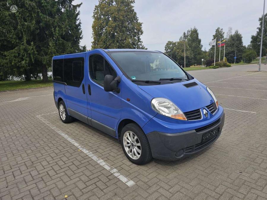 Zils Renault Trafic 2006 Viļņa, ar dzinēja tilpumu 2.00 L un nobraukumu 255 tūkst. km par 5650 €, foto 3 vietnē AUTOMOTO.COM.LV