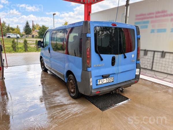 Blue Renault Trafic 2006 in Talsi, with an engine capacity of 1.90 L and mileage of 434 thousand km for 3650 €, photo 4 on AUTOMOTO.COM.LV