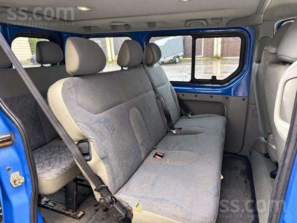 Blue Renault Trafic 2006 in Talsi, with an engine capacity of 1.90 L and mileage of 434 thousand km for 3650 €, photo 6 on AUTOMOTO.COM.LV