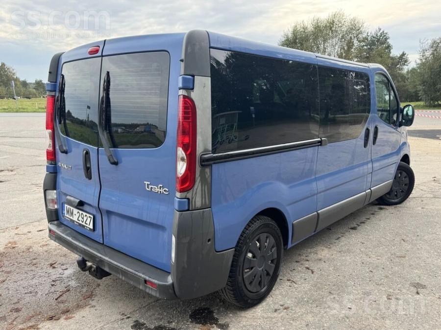 Blue Renault Trafic 2008 in Riga, with an engine capacity of 2.00 L and mileage of 292 thousand km for 5998 €, photo 7 on AUTOMOTO.COM.LV