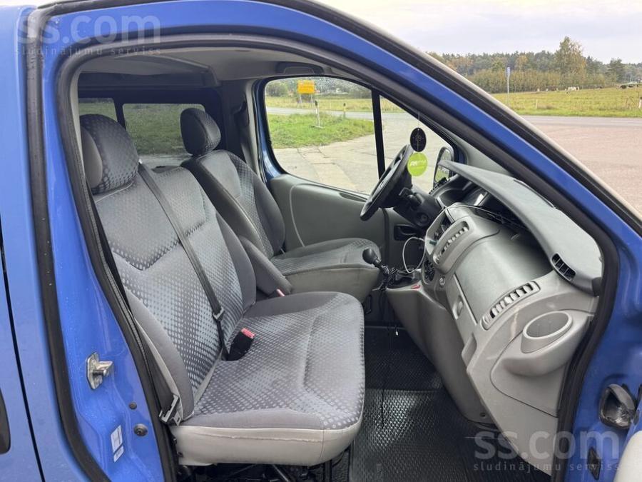 Blue Renault Trafic 2008 in Riga, with an engine capacity of 2.00 L and mileage of 292 thousand km for 5998 €, photo 12 on AUTOMOTO.COM.LV