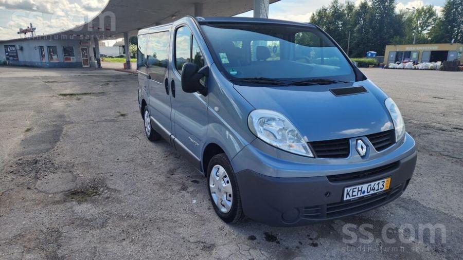 Blue Renault Trafic 2011 in Ogre, with an engine capacity of 2.00 L and mileage of 302 thousand km for 7750 €, photo 5 on AUTOMOTO.COM.LV