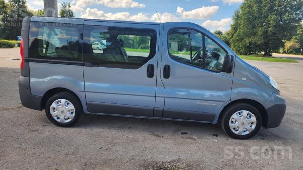 Zils Renault Trafic 2011 Ogre, ar dzinēja tilpumu 2.00 L un nobraukumu 302 tūkst. km par 7750 €, foto 6 vietnē AUTOMOTO.COM.LV