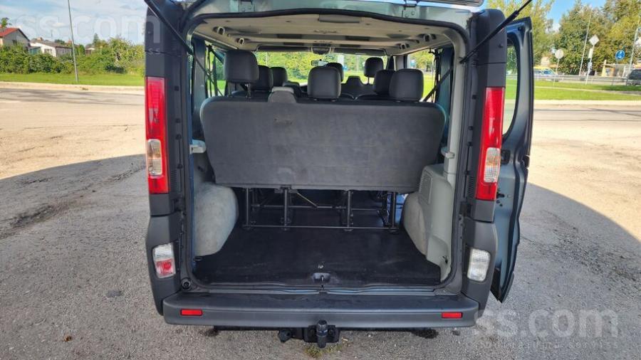 Blue Renault Trafic 2011 in Ogre, with an engine capacity of 2.00 L and mileage of 302 thousand km for 7750 €, photo 17 on AUTOMOTO.COM.LV