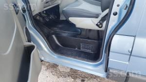 Blue Renault Trafic 2011 in Ogre, with an engine capacity of 2.00 L and mileage of 302 thousand km for 7750 €, photo 18 on AUTOMOTO.COM.LV