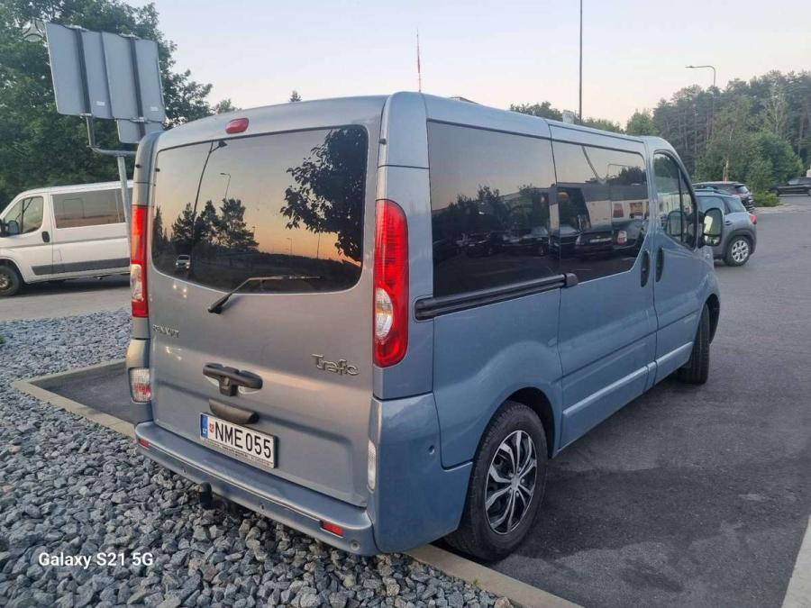Zils Renault Trafic 2014 Viļņa, ar dzinēja tilpumu 2.00 L un nobraukumu 243 tūkst. km par 9900 €, foto 6 vietnē AUTOMOTO.COM.LV