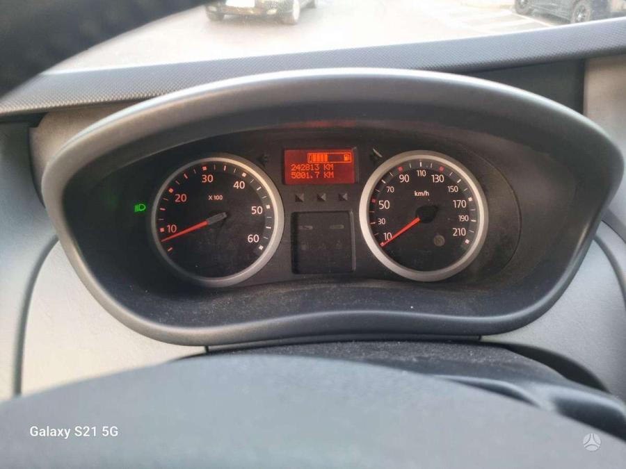Zils Renault Trafic 2014 Viļņa, ar dzinēja tilpumu 2.00 L un nobraukumu 243 tūkst. km par 9900 €, foto 10 vietnē AUTOMOTO.COM.LV