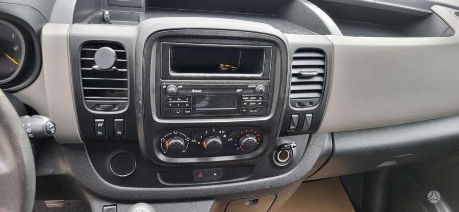 Zils Renault Trafic 2014 Viļņa, ar dzinēja tilpumu 1.60 L un nobraukumu 251 tūkst. km par 8800 €, foto 8 vietnē AUTOMOTO.COM.LV