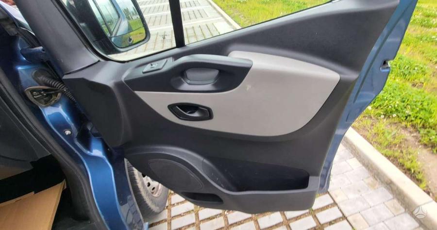 Zils Renault Trafic 2014 Viļņa, ar dzinēja tilpumu 1.60 L un nobraukumu 251 tūkst. km par 8800 €, foto 13 vietnē AUTOMOTO.COM.LV