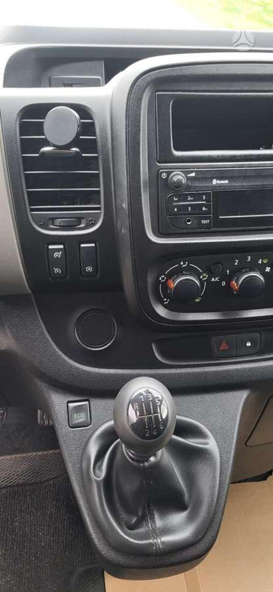 Zils Renault Trafic 2014 Viļņa, ar dzinēja tilpumu 1.60 L un nobraukumu 251 tūkst. km par 8800 €, foto 14 vietnē AUTOMOTO.COM.LV