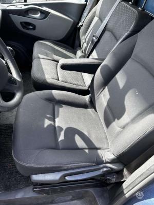 Zils Renault Trafic 2014 Viļņa, ar dzinēja tilpumu 1.60 L un nobraukumu 251 tūkst. km par 8800 €, foto 19 vietnē AUTOMOTO.COM.LV
