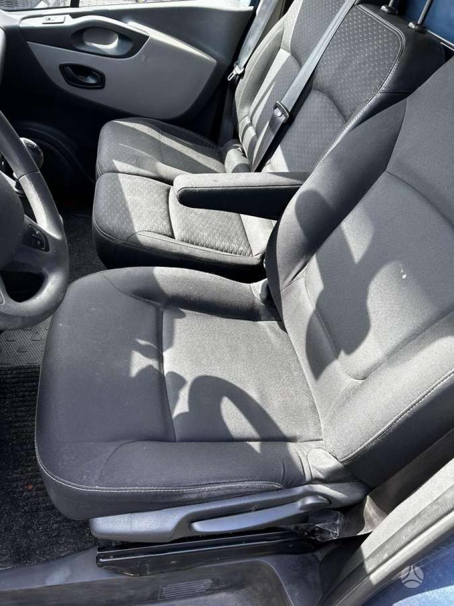 Zils Renault Trafic 2014 Viļņa, ar dzinēja tilpumu 1.60 L un nobraukumu 251 tūkst. km par 8800 €, foto 19 vietnē AUTOMOTO.COM.LV