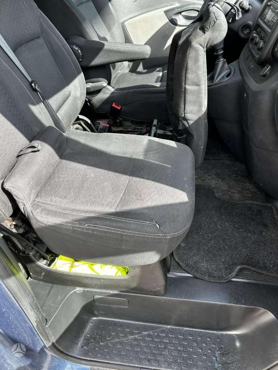 Zils Renault Trafic 2014 Viļņa, ar dzinēja tilpumu 1.60 L un nobraukumu 251 tūkst. km par 8800 €, foto 20 vietnē AUTOMOTO.COM.LV
