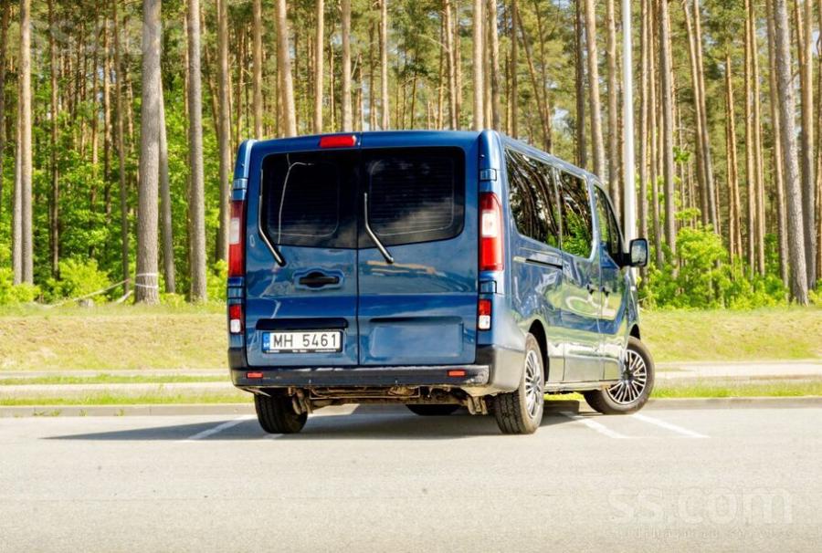 Zils Renault Trafic 2019 Rīga, ar dzinēja tilpumu 1.60 L un nobraukumu 340 tūkst. km par 8590 €, foto 7 vietnē AUTOMOTO.COM.LV