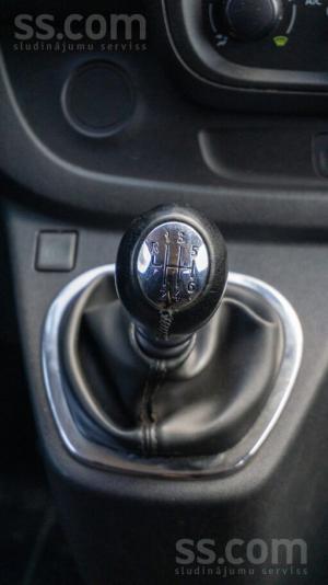 Zils Renault Trafic 2019 Rīga, ar dzinēja tilpumu 1.60 L un nobraukumu 340 tūkst. km par 8590 €, foto 15 vietnē AUTOMOTO.COM.LV