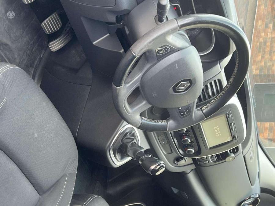 Zils Renault Trafic 2020 Alīta, ar dzinēja tilpumu 2.00 L un nobraukumu 75 tūkst. km par 25000 €, foto 12 vietnē AUTOMOTO.COM.LV