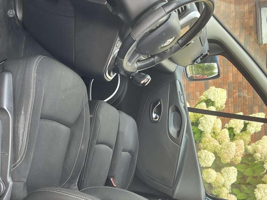 Zils Renault Trafic 2020 Alīta, ar dzinēja tilpumu 2.00 L un nobraukumu 75 tūkst. km par 25000 €, foto 13 vietnē AUTOMOTO.COM.LV