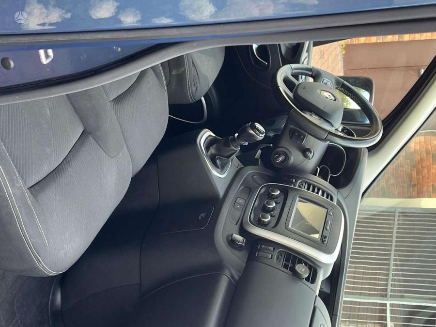 Zils Renault Trafic 2020 Alīta, ar dzinēja tilpumu 2.00 L un nobraukumu 75 tūkst. km par 25000 €, foto 14 vietnē AUTOMOTO.COM.LV