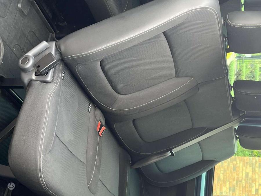 Zils Renault Trafic 2020 Alīta, ar dzinēja tilpumu 2.00 L un nobraukumu 75 tūkst. km par 25000 €, foto 15 vietnē AUTOMOTO.COM.LV