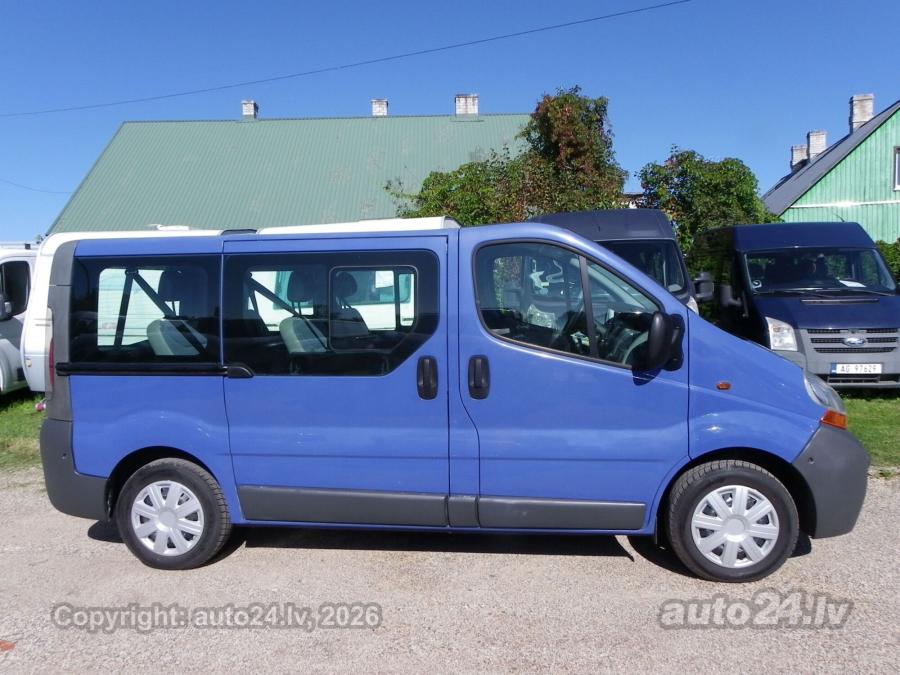 Blue Renault Trafic 2005 in Valga, with an engine capacity of 1.90 L and mileage of 212 thousand km for 5700 €, photo 6 on AUTOMOTO.COM.LV