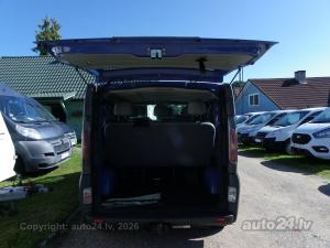 Blue Renault Trafic 2005 in Valga, with an engine capacity of 1.90 L and mileage of 212 thousand km for 5700 €, photo 17 on AUTOMOTO.COM.LV