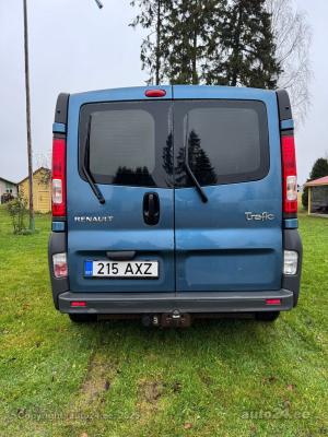Blue Renault Trafic 2006 in Tallinn, with an engine capacity of 2.00 L and mileage of 0 thousand km for 4400 €, photo 4 on AUTOMOTO.COM.LV