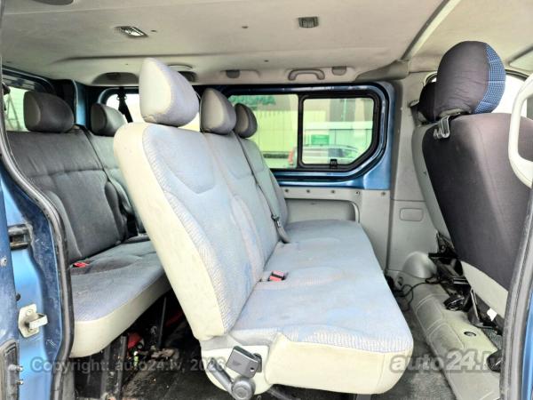 Zils Renault Trafic 2006 Tallina, ar dzinēja tilpumu 1.90 L un nobraukumu 387 tūkst. km par 1890 €, foto 7 vietnē AUTOMOTO.COM.LV