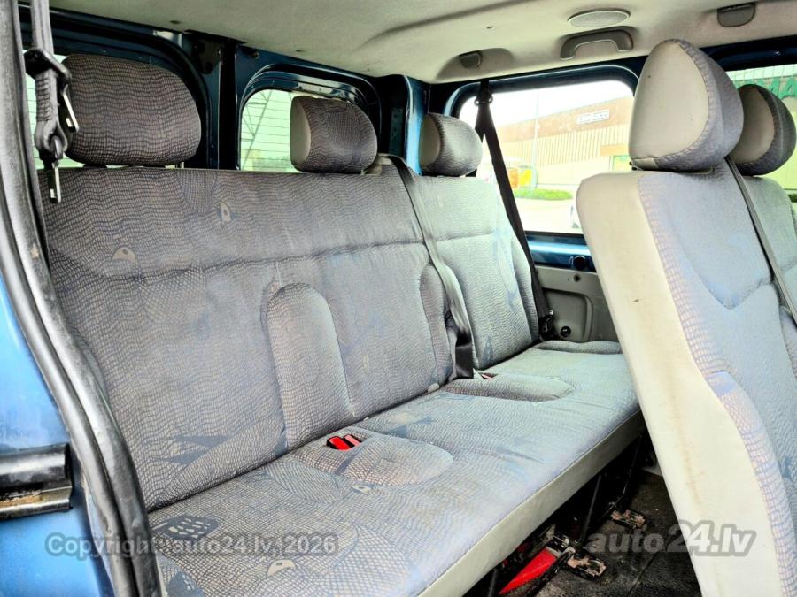 Blue Renault Trafic 2006 in Tallinn, with an engine capacity of 1.90 L and mileage of 387 thousand km for 1890 €, photo 8 on AUTOMOTO.COM.LV