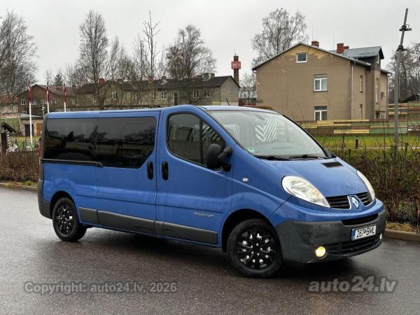 Blue Renault Trafic 2007 in Valga, with an engine capacity of 2.50 L and mileage of 274 thousand km for 4990 €, photo 3 on AUTOMOTO.COM.LV