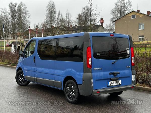 Blue Renault Trafic 2007 in Valga, with an engine capacity of 2.50 L and mileage of 274 thousand km for 4990 €, photo 10 on AUTOMOTO.COM.LV