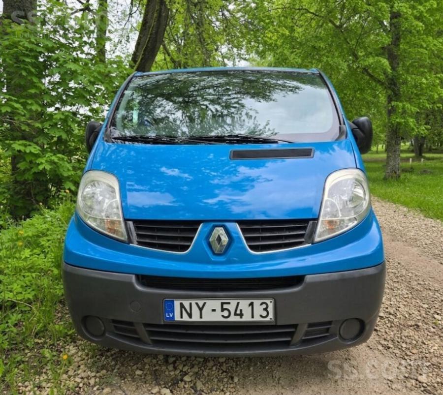Zils Renault Trafic 2007 Rēzekne, ar dzinēja tilpumu 2.40 L un nobraukumu 392 tūkst. km par 3200 €, foto 1 vietnē AUTOMOTO.COM.LV