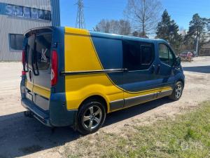 Blue Renault Trafic 2008 in Jurmala, with an engine capacity of 2.50 L and mileage of 437 thousand km for 3700 €, photo 4 on AUTOMOTO.COM.LV