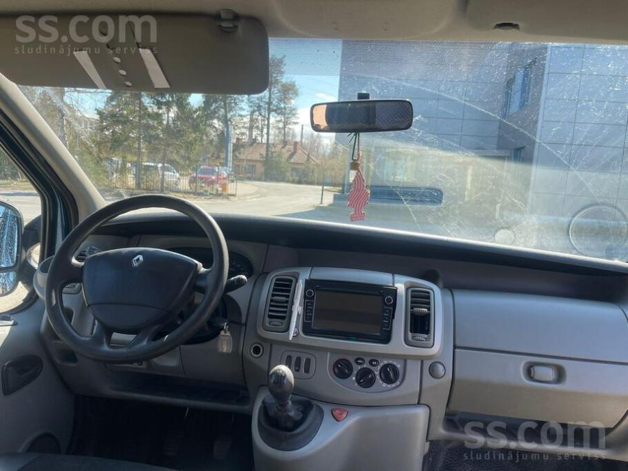 Blue Renault Trafic 2008 in Jurmala, with an engine capacity of 2.50 L and mileage of 437 thousand km for 3700 €, photo 9 on AUTOMOTO.COM.LV