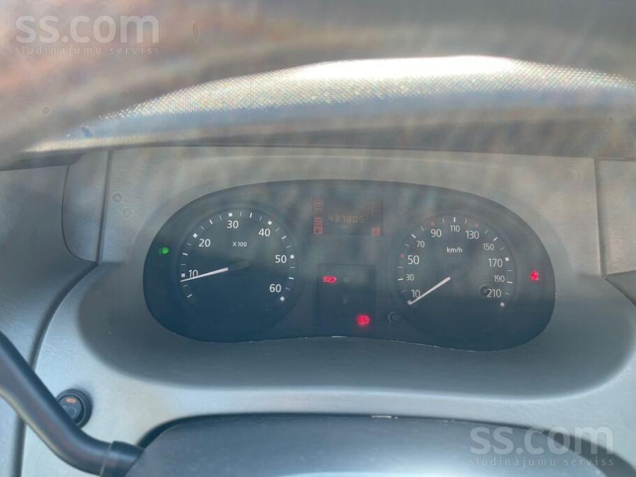 Blue Renault Trafic 2008 in Jurmala, with an engine capacity of 2.50 L and mileage of 437 thousand km for 3700 €, photo 10 on AUTOMOTO.COM.LV